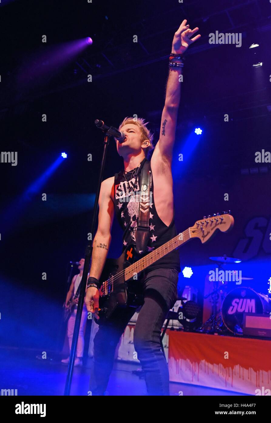 New York, NY, USA. 14th Oct, 2016. Deryck Whibley of Sum 41 on stage ...