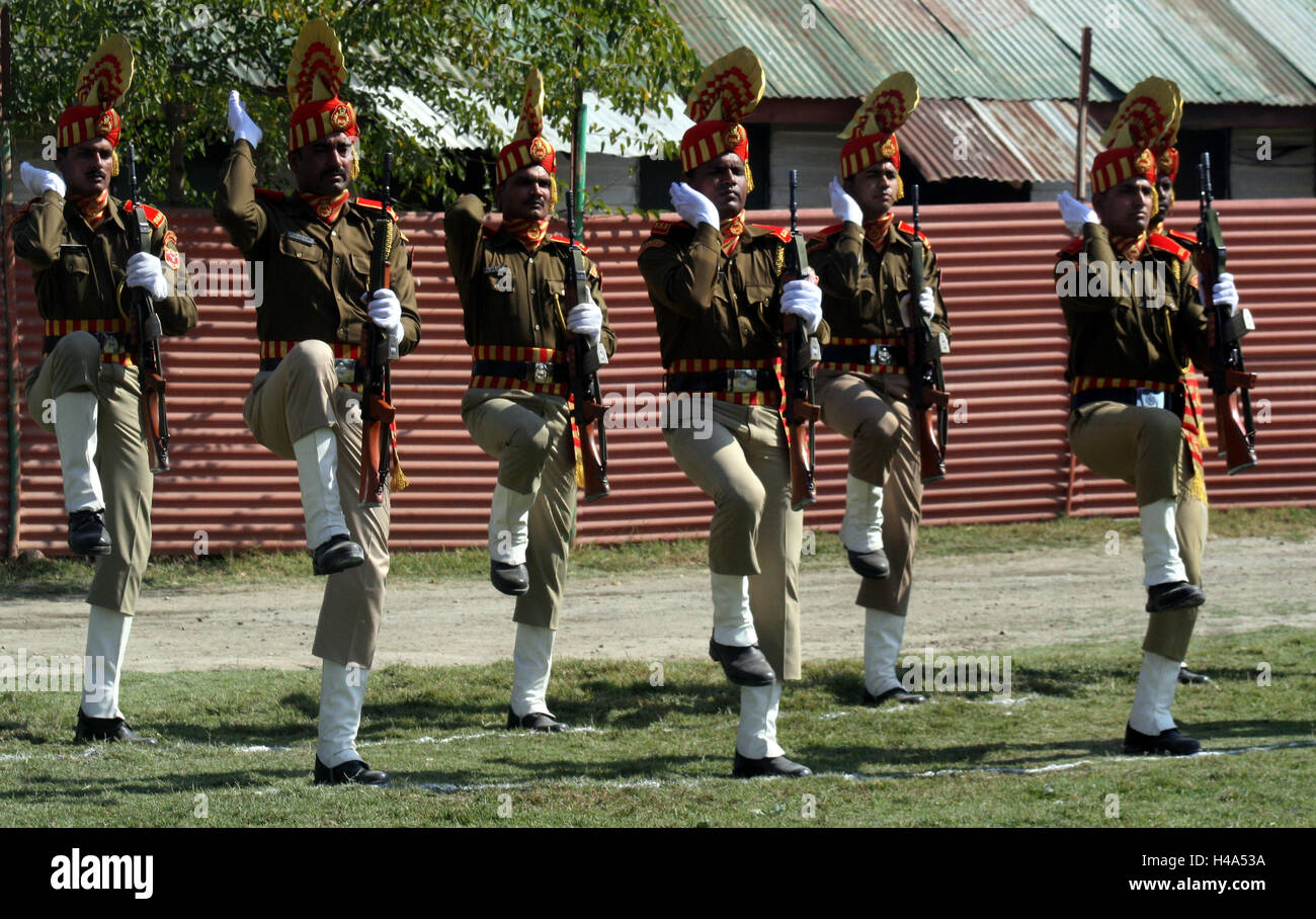 Sashastra seema bal hi-res stock photography and images - Alamy