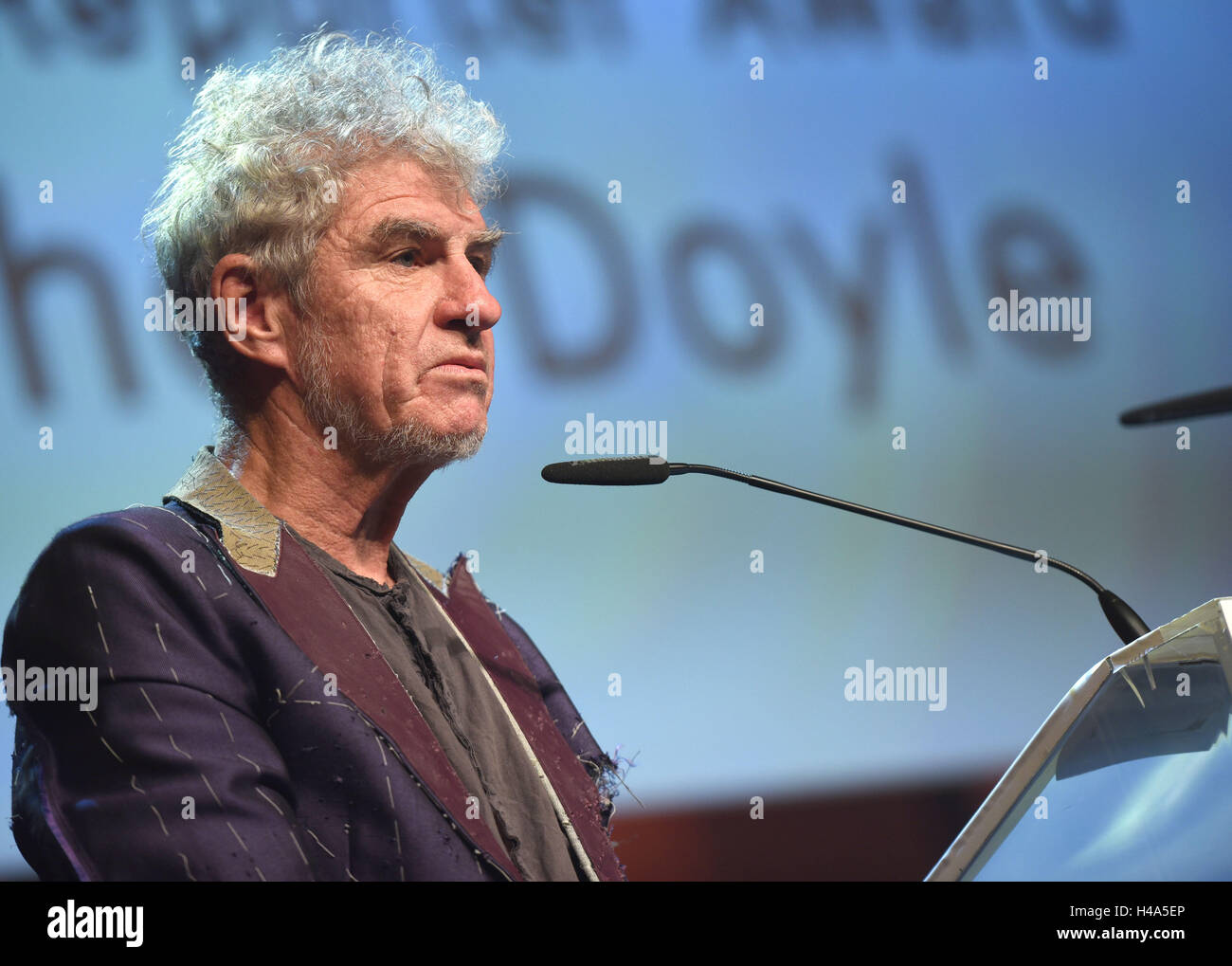 Cologne, Germany. 14th Oct, 2016. Cameraman Christopher Doyle is happy ...