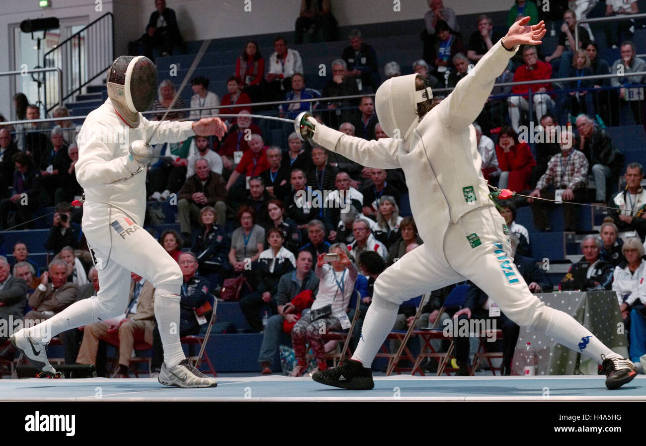 Stralsund, Germany. 14th Oct, 2016. Italian epee fencer Giuliano Pianca ...
