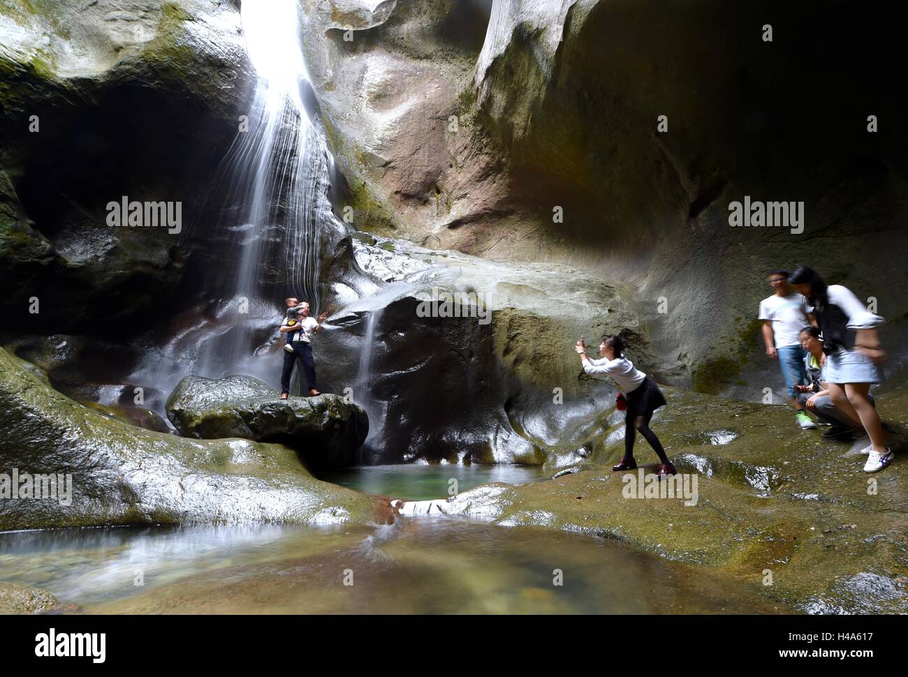 Fu'an, China's Fujian Province. 15th Oct, 2016. Tourists view the ...
