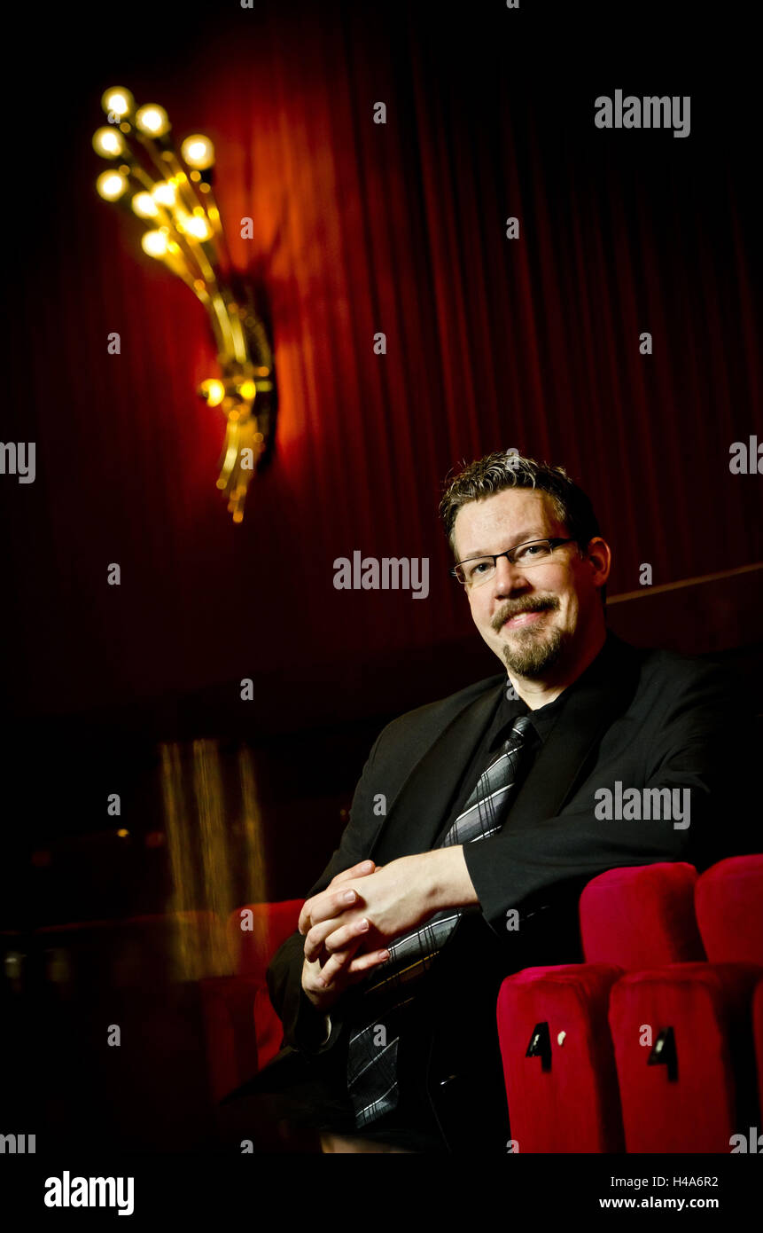 Germany, Hamburg, St Pauli, Reeperbahn, Schmidt Theater, employee Stock ...