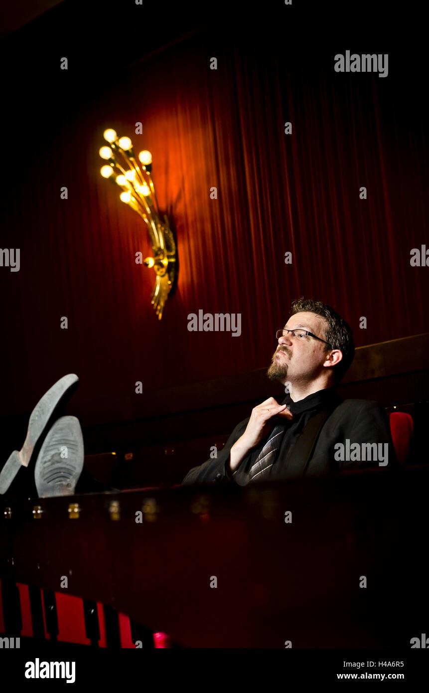 Germany, Hamburg, St Pauli, Reeperbahn, Schmidt Theater, employee Stock ...