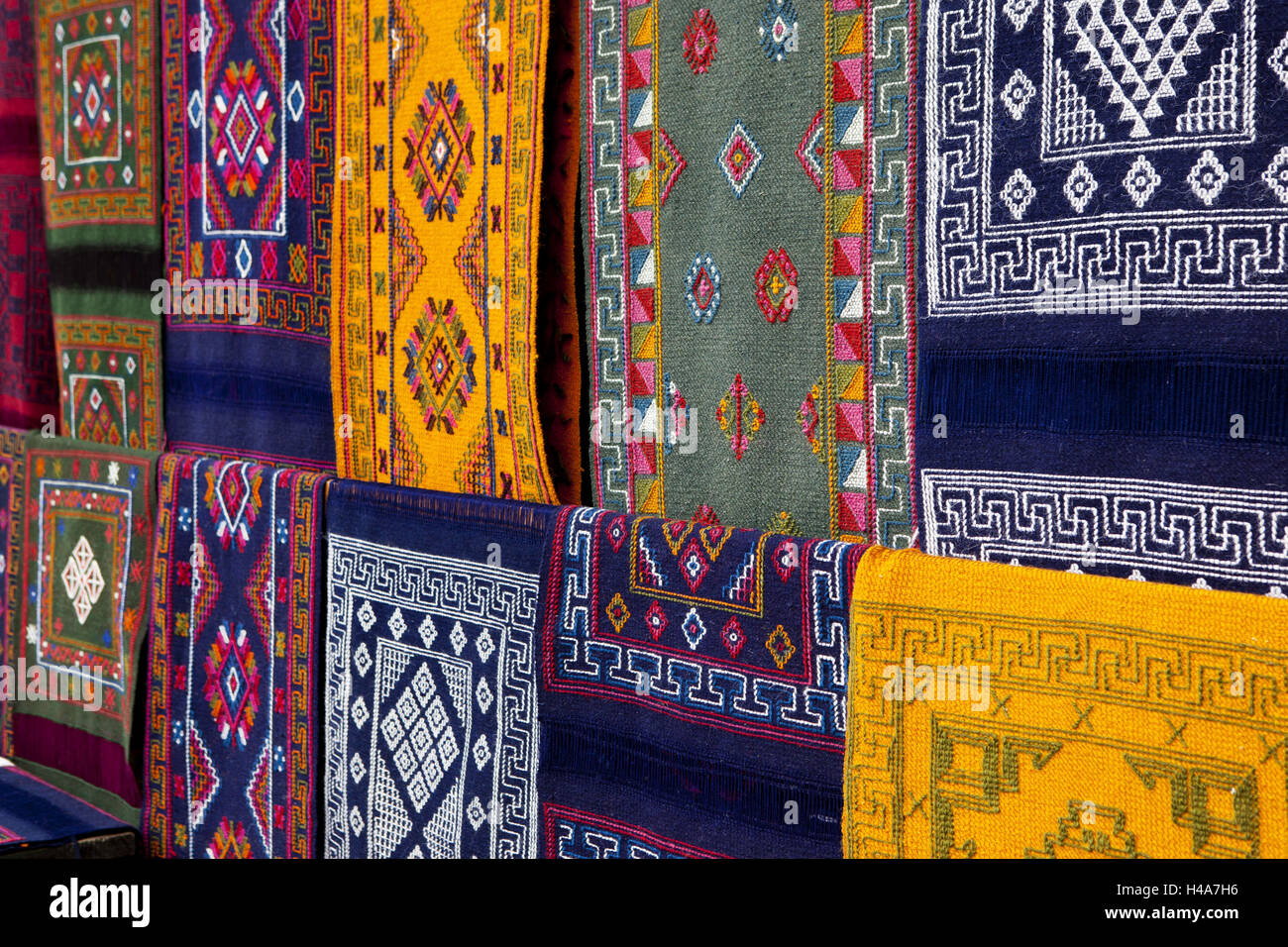 Bhutan weaving hi-res stock photography and images - Alamy
