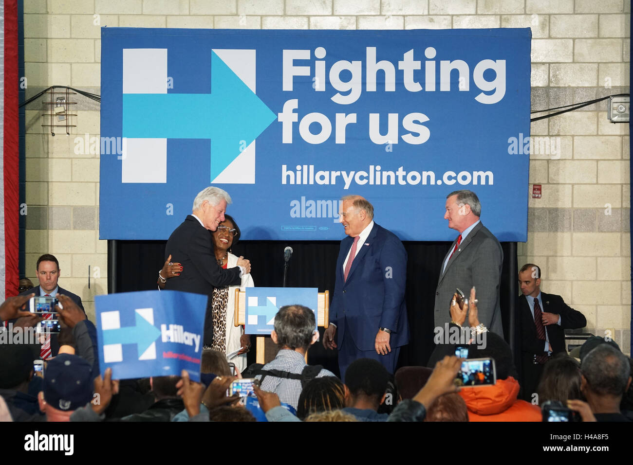 Former President Bill Clinton being greeted by Former Councilwoman ...