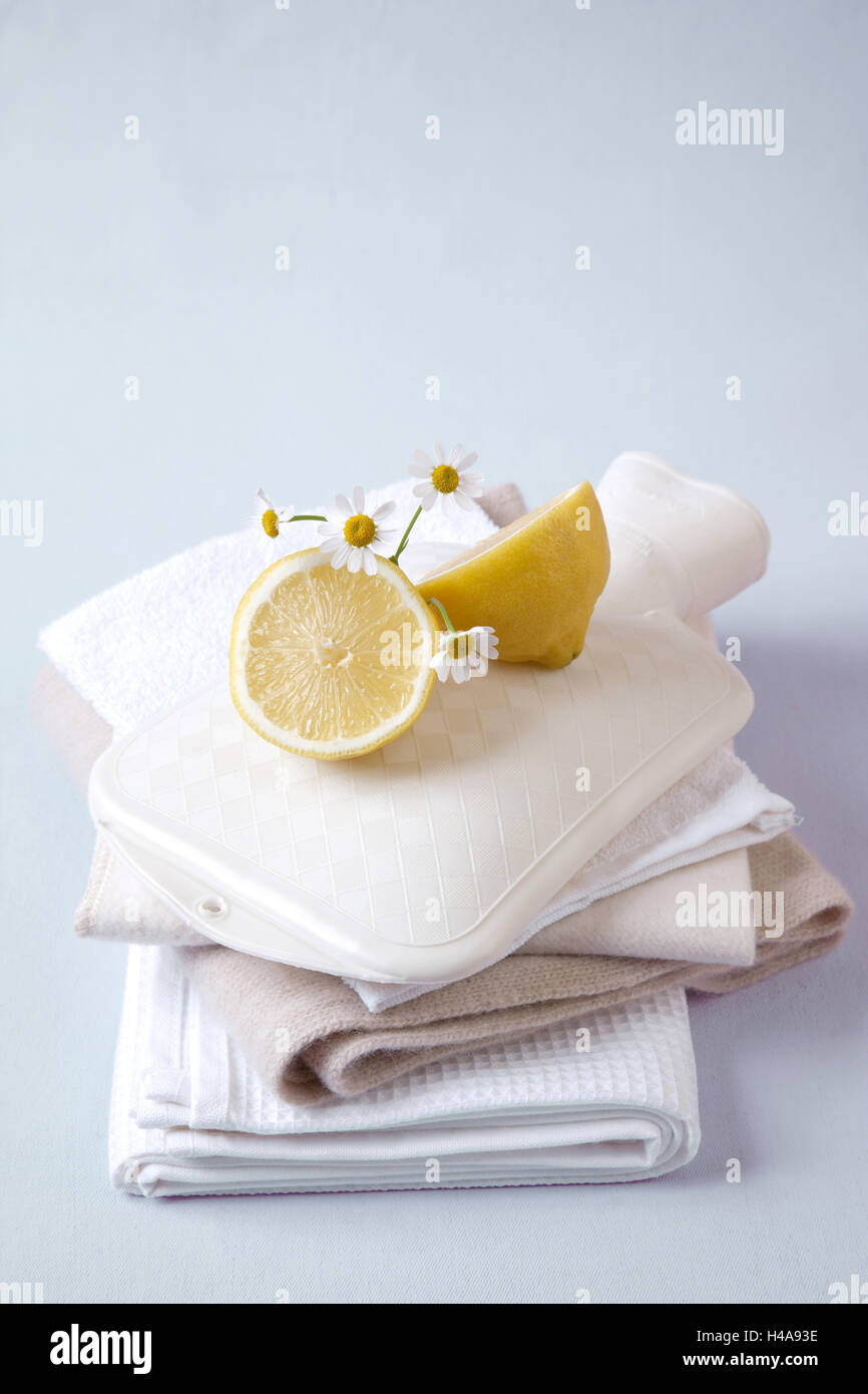 Lemon compresses hi-res stock photography and images - Alamy