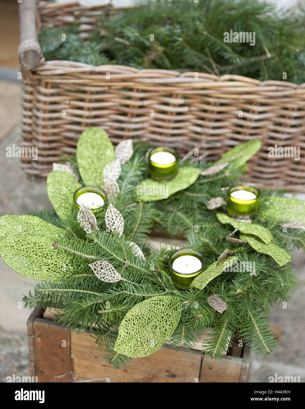 Table decoration, Advent wreath Stock Photo - Alamy