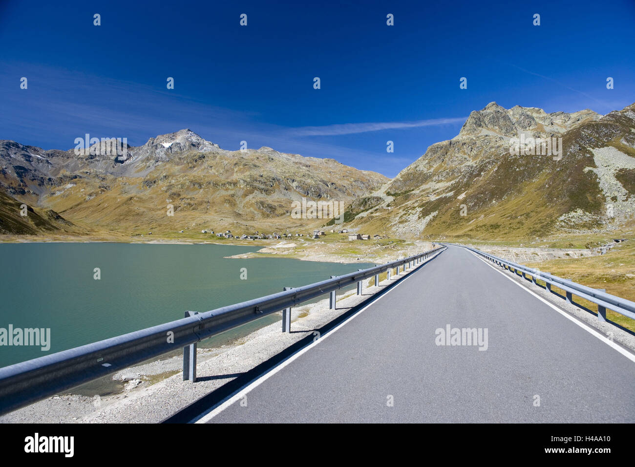 Italy, Lombardy, Sondrio, Splügenpass, Splügensee, mountain pass Stock ...