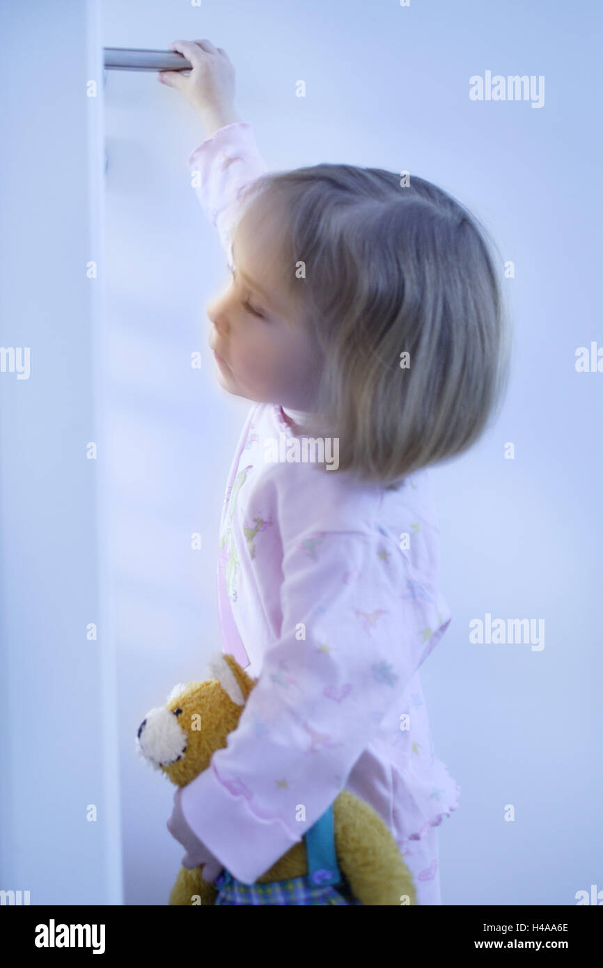 Child, girl, sleepwalking, 4-6 years, alone, lonely, hall, door, half ...