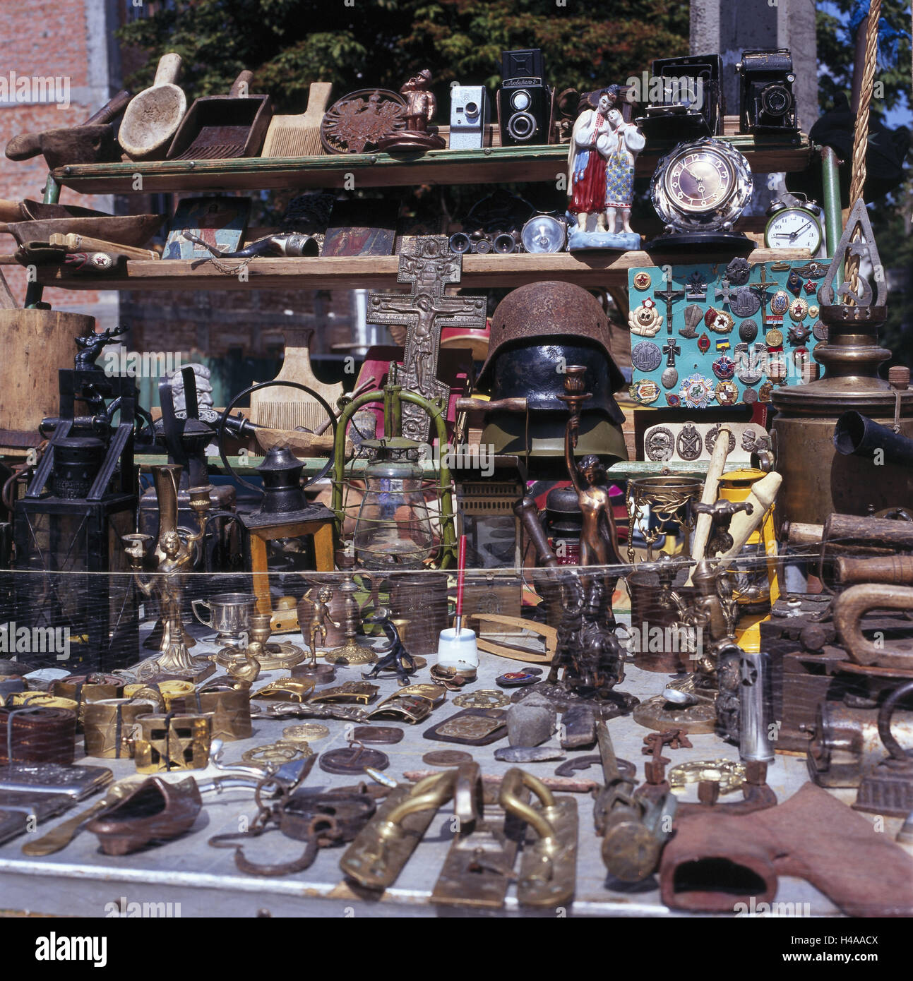 The Ukraine, Kiev, flea market, goods, sales, Andriyivs Æ kyi uzviz ...