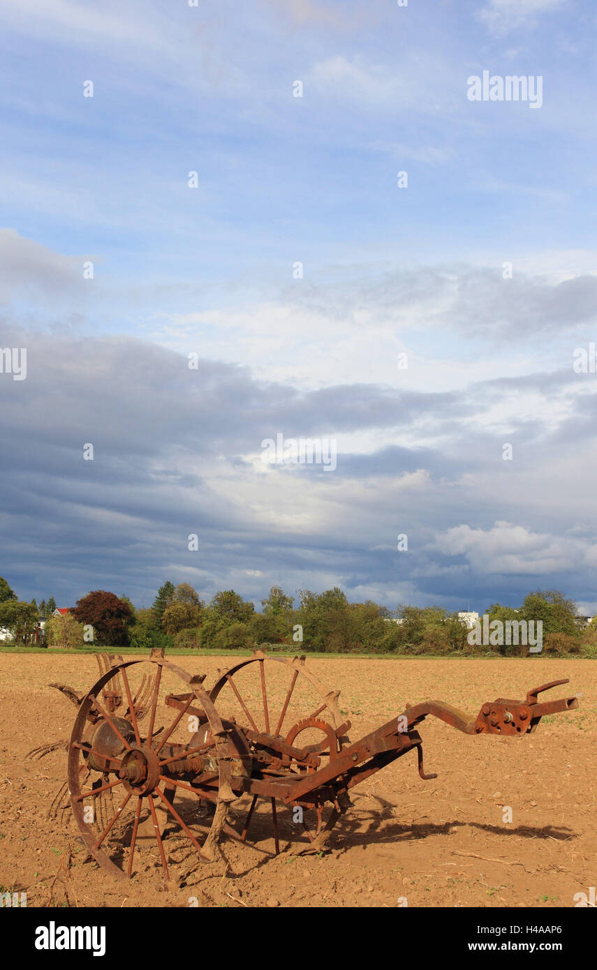 Vertical tillage hi-res stock photography and images - Alamy