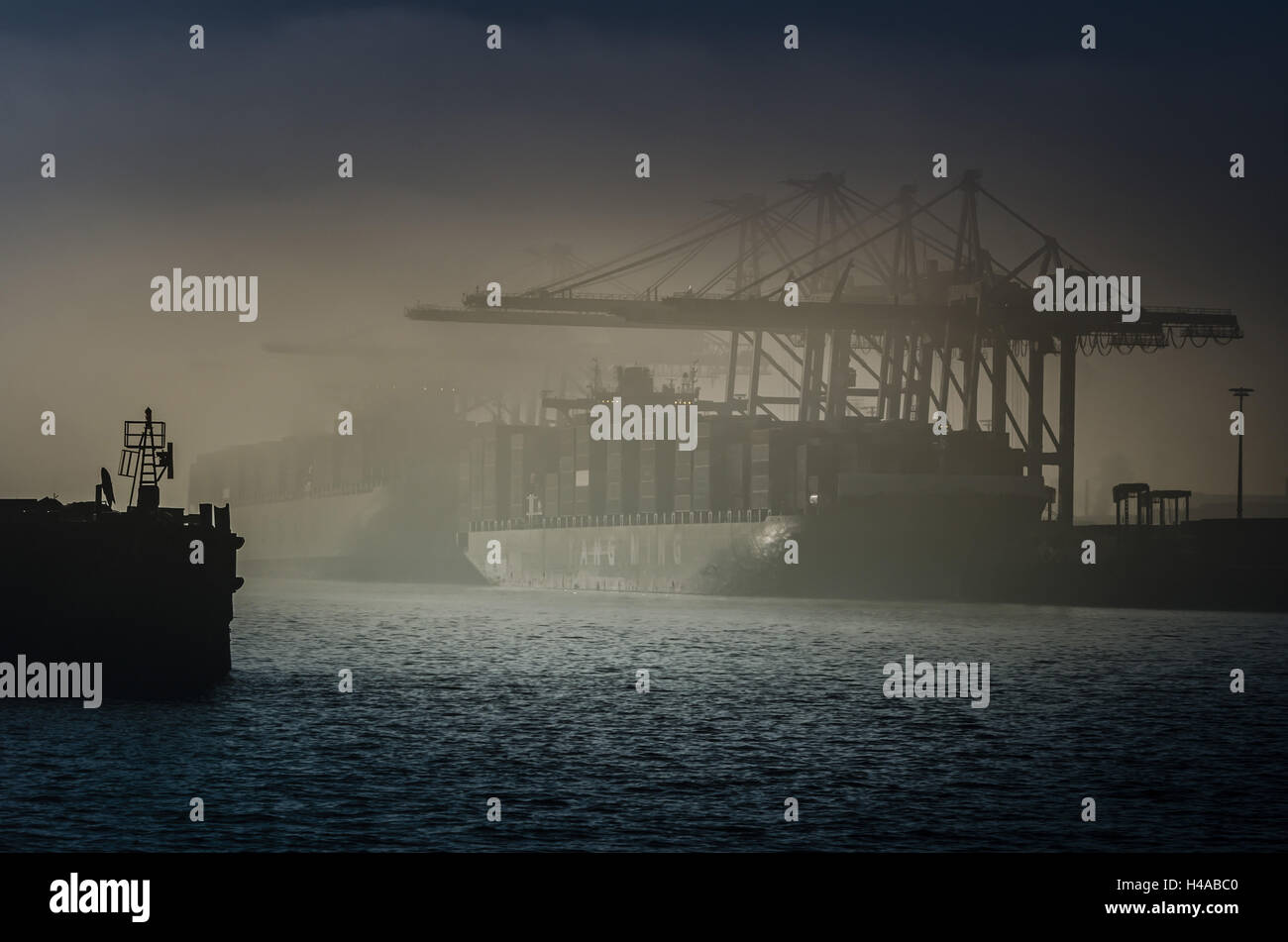 Germany, Hamburg, harbour, Elbe, fog, container terminal Stock Photo ...