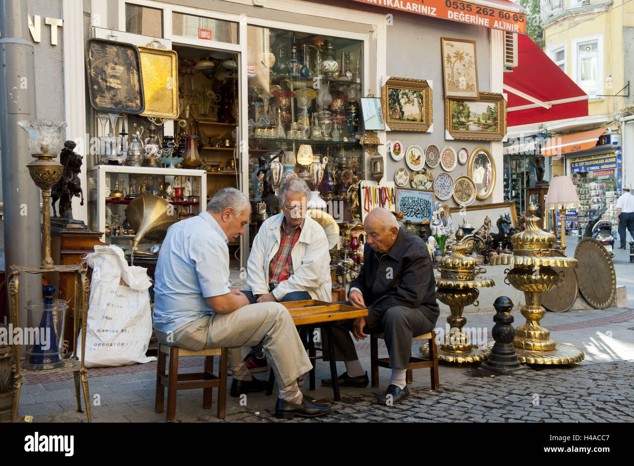 Antique shop in istanbul turkey hi-res stock photography and images - Alamy