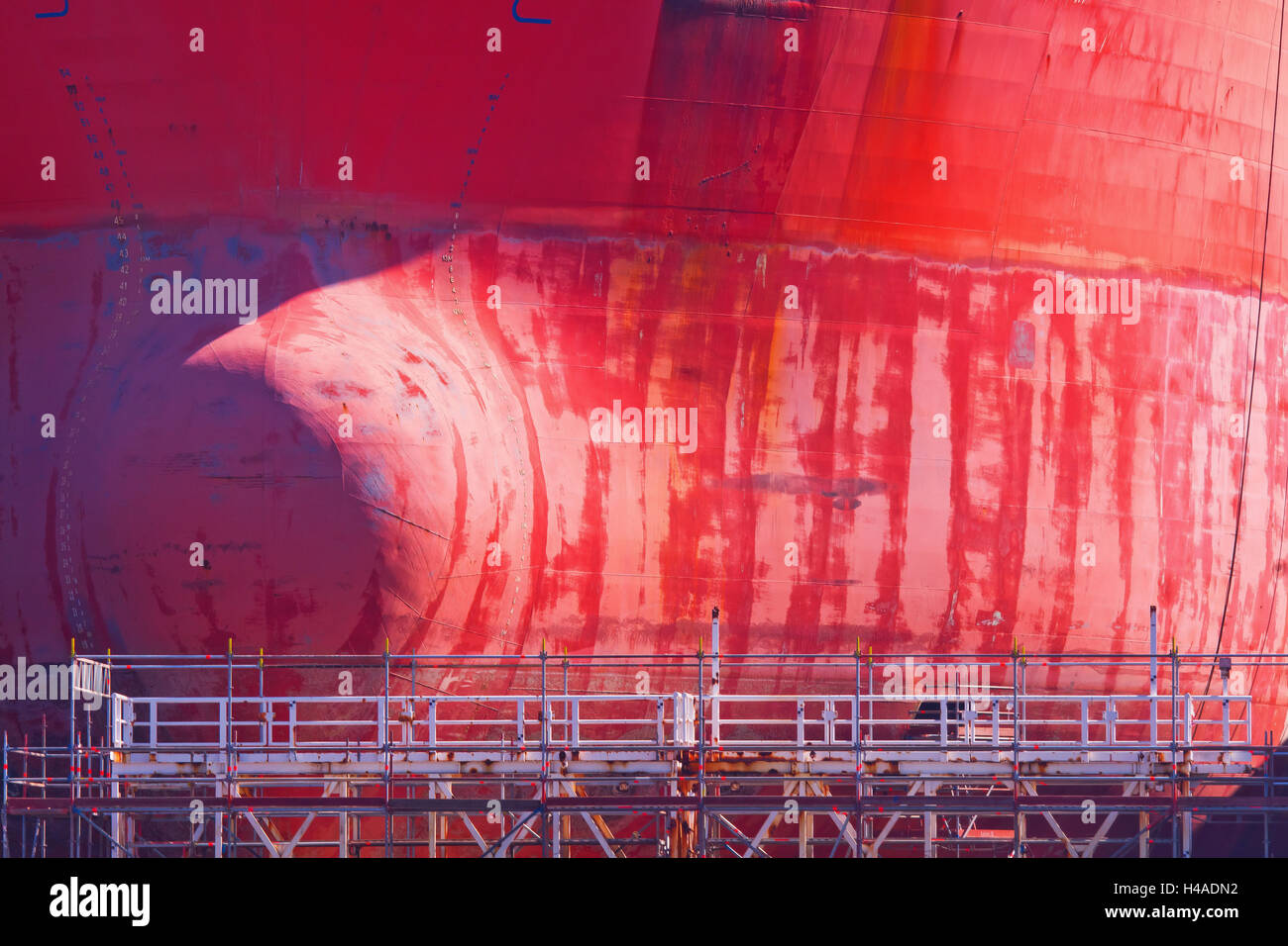Hull in a shipyard Stock Photo - Alamy