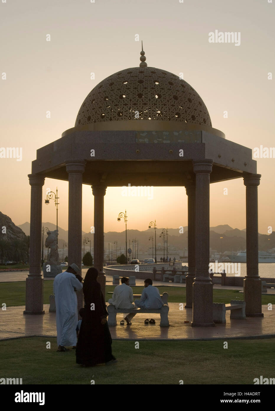 Oman, Muscat, courage yard, pavilion in Küstenstrasse Stock Photo - Alamy