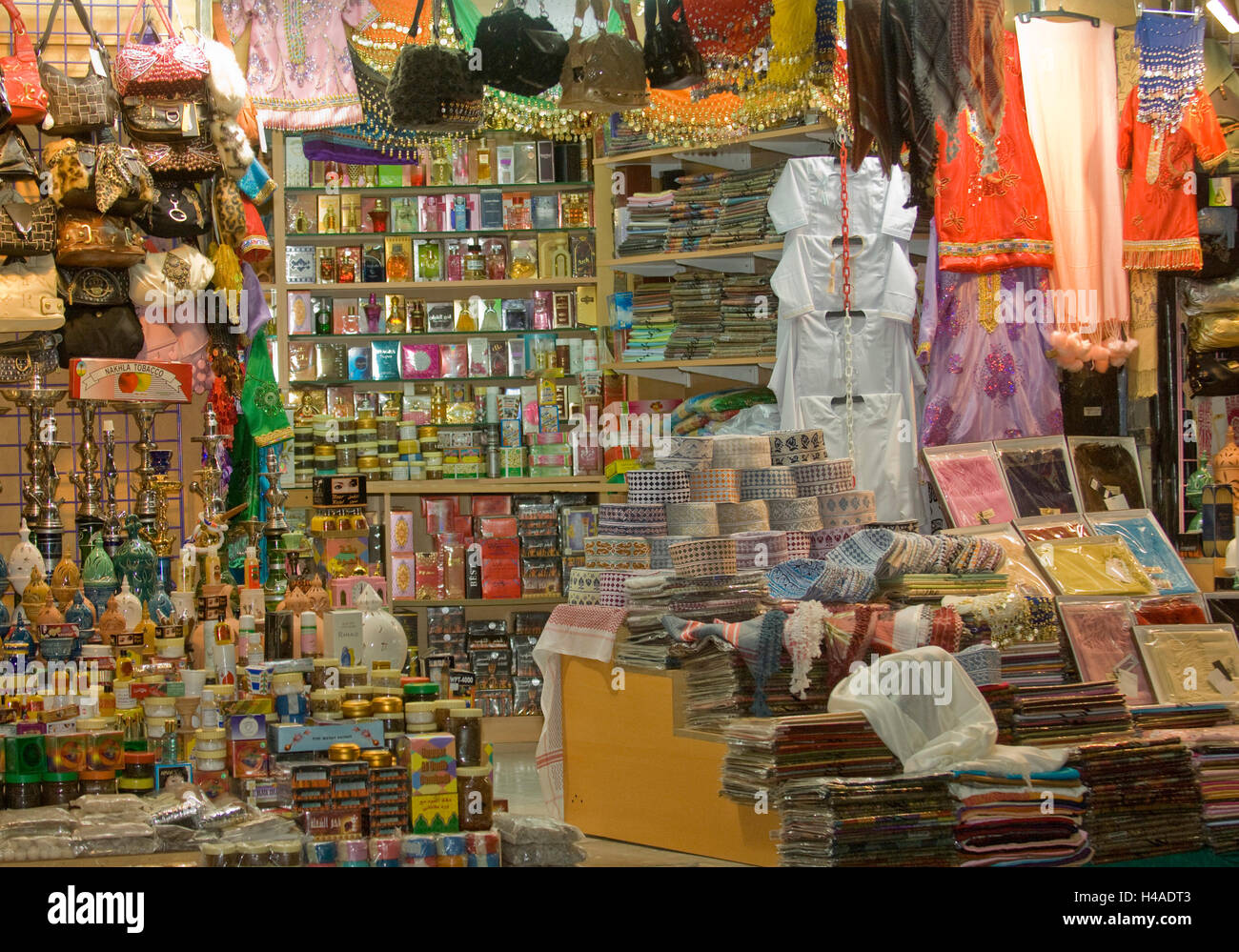 Oman, Muscat, purchasing paradise courage yard Souq Stock Photo - Alamy