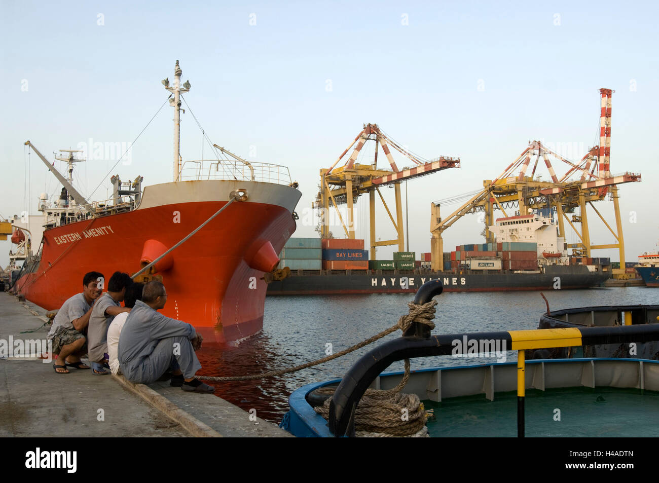 Container port mina hi-res stock photography and images - Alamy