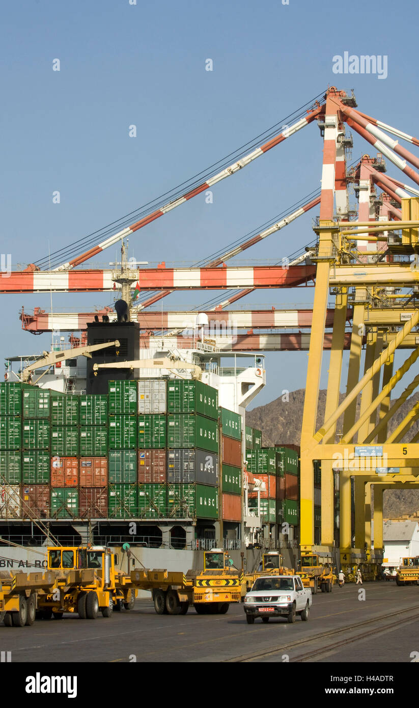 Oman, Muscat, courage yard, container port Mina Quaboos Stock Photo - Alamy