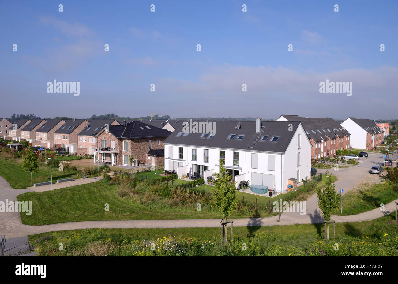 Row house development hi-res stock photography and images - Alamy