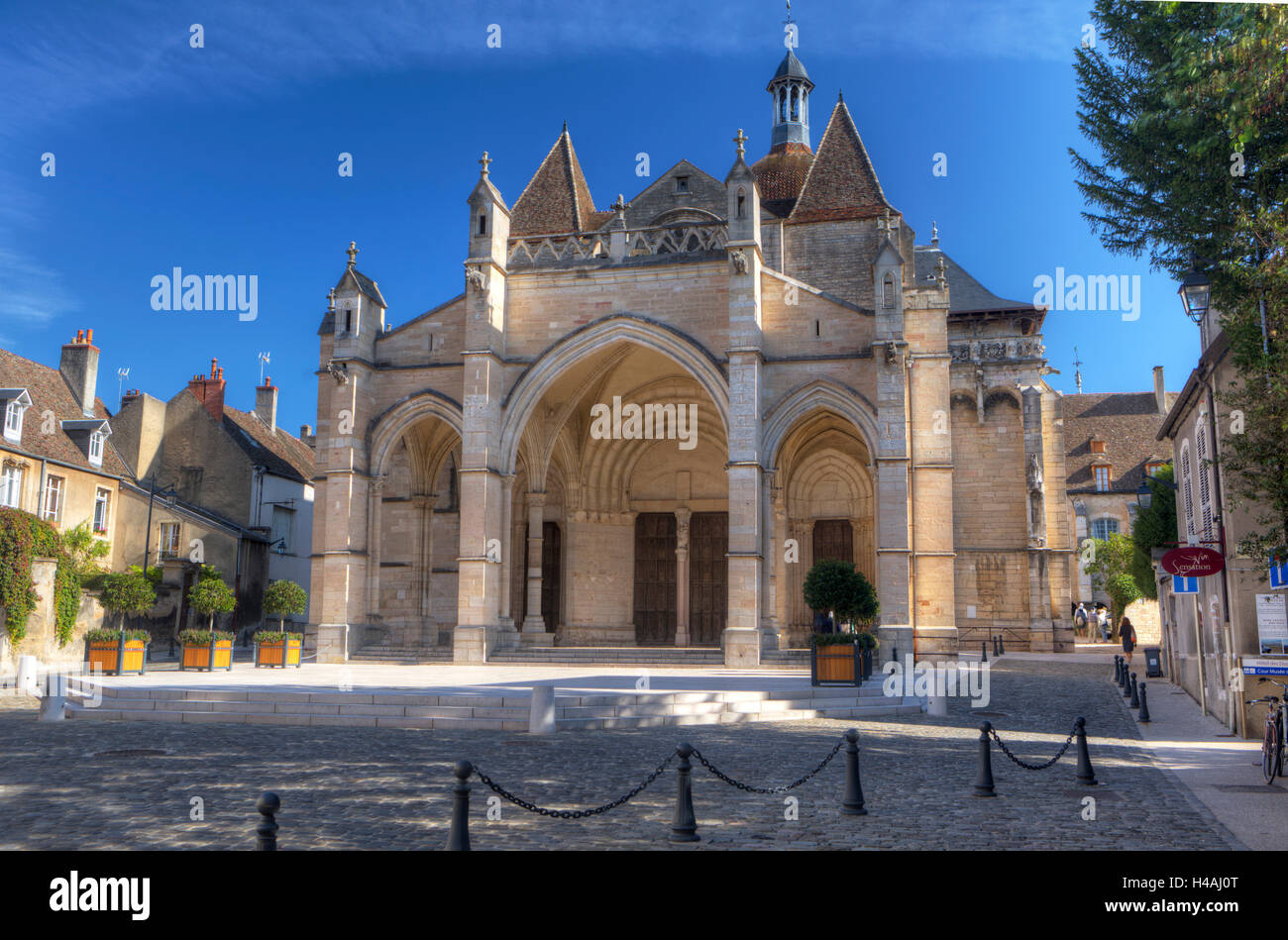 Basilica Notre Dame, Beaune, Burgundy, France, Europe Stock Photo - Alamy
