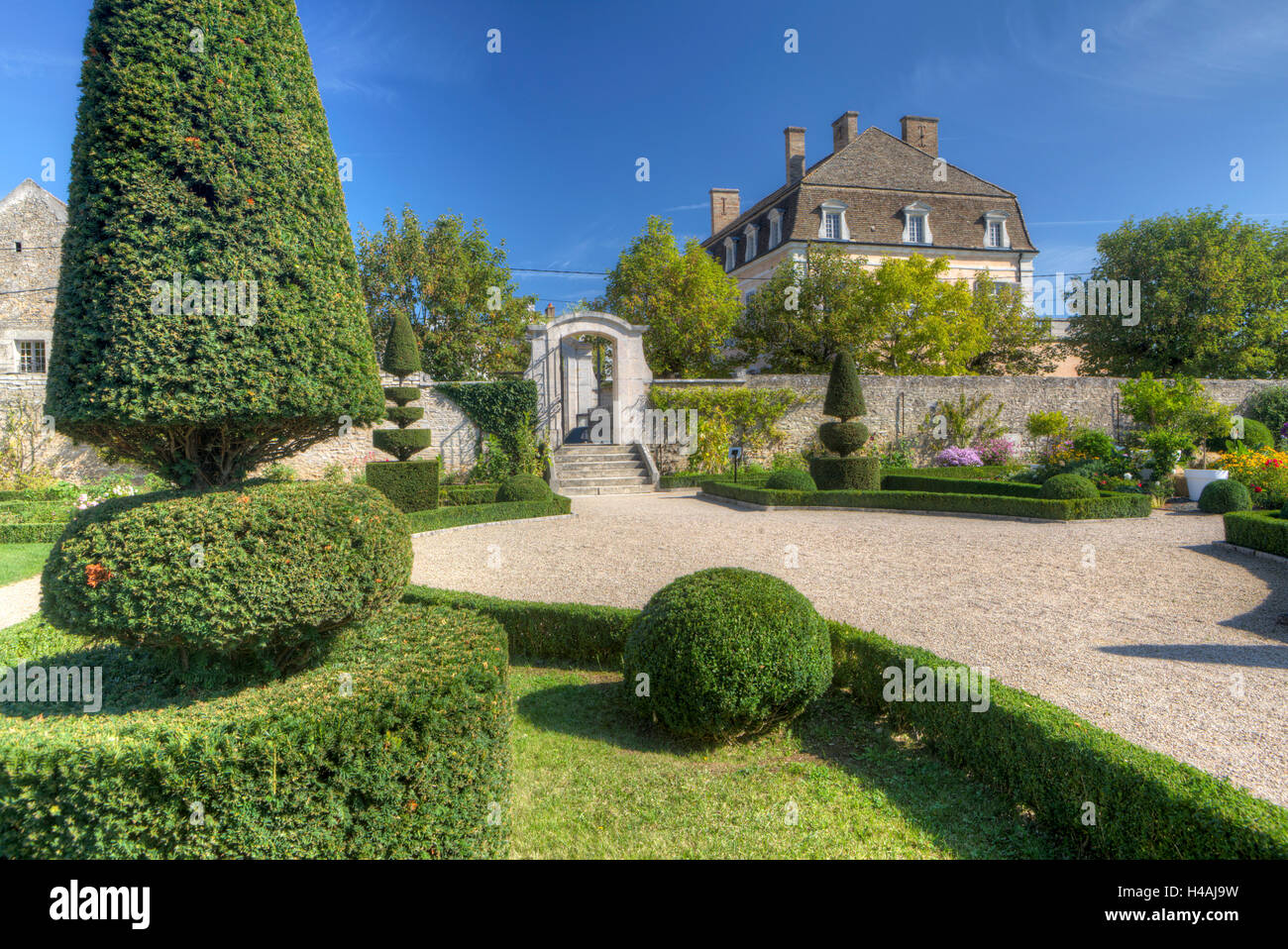 Garden of the Chateau Pommard, wine route, route of the Grands Crus ...
