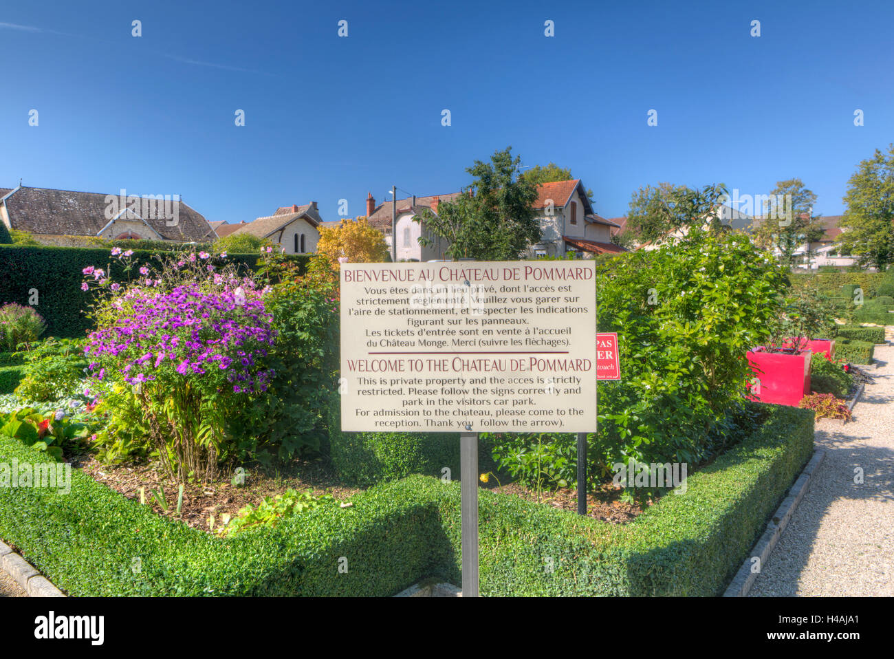 Garden of the Chateau Pommard, wine route, route of the Grands Crus ...