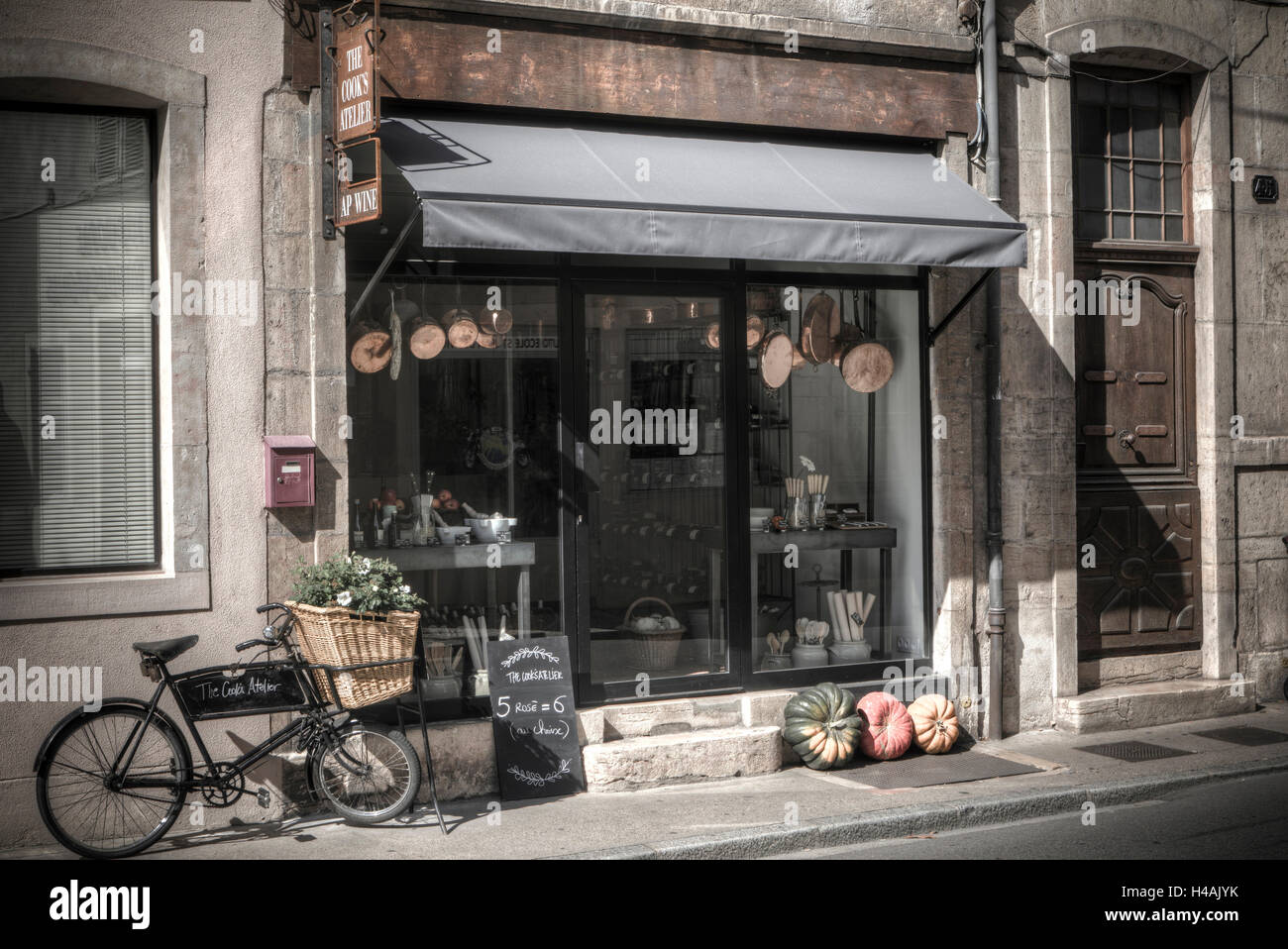 The Cooks studio, house facade, complex of buildings, Beaune, Burgundy ...