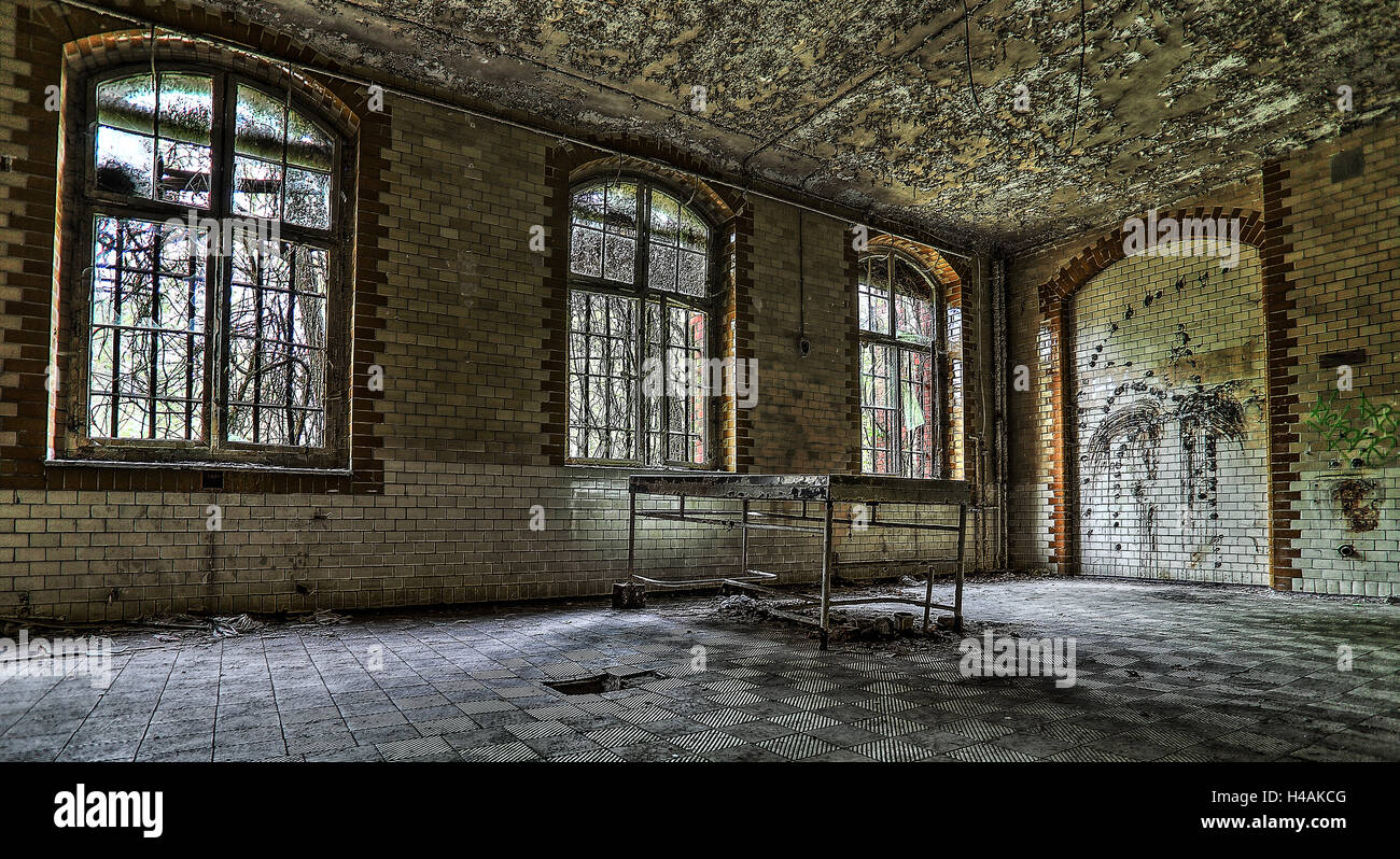 old pathology table in Beelitz Stock Photo - Alamy