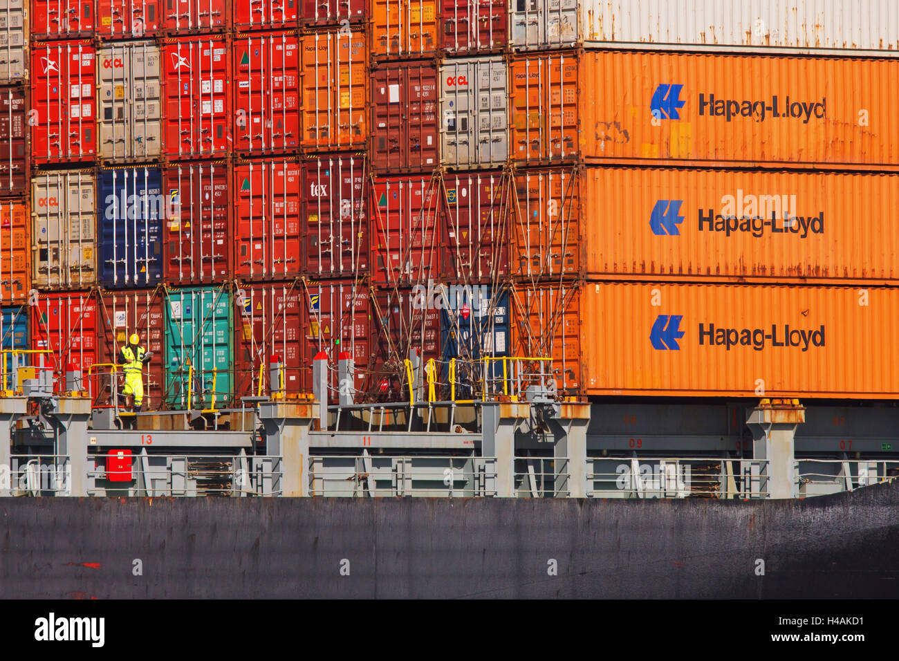 Container charge in the Hamburg harbour Stock Photo - Alamy
