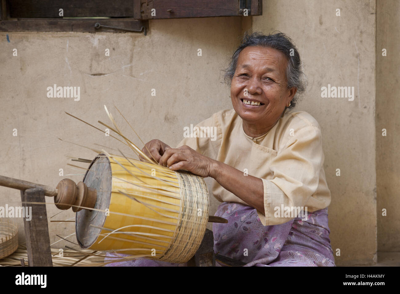 Burmese worker hi-res stock photography and images - Alamy
