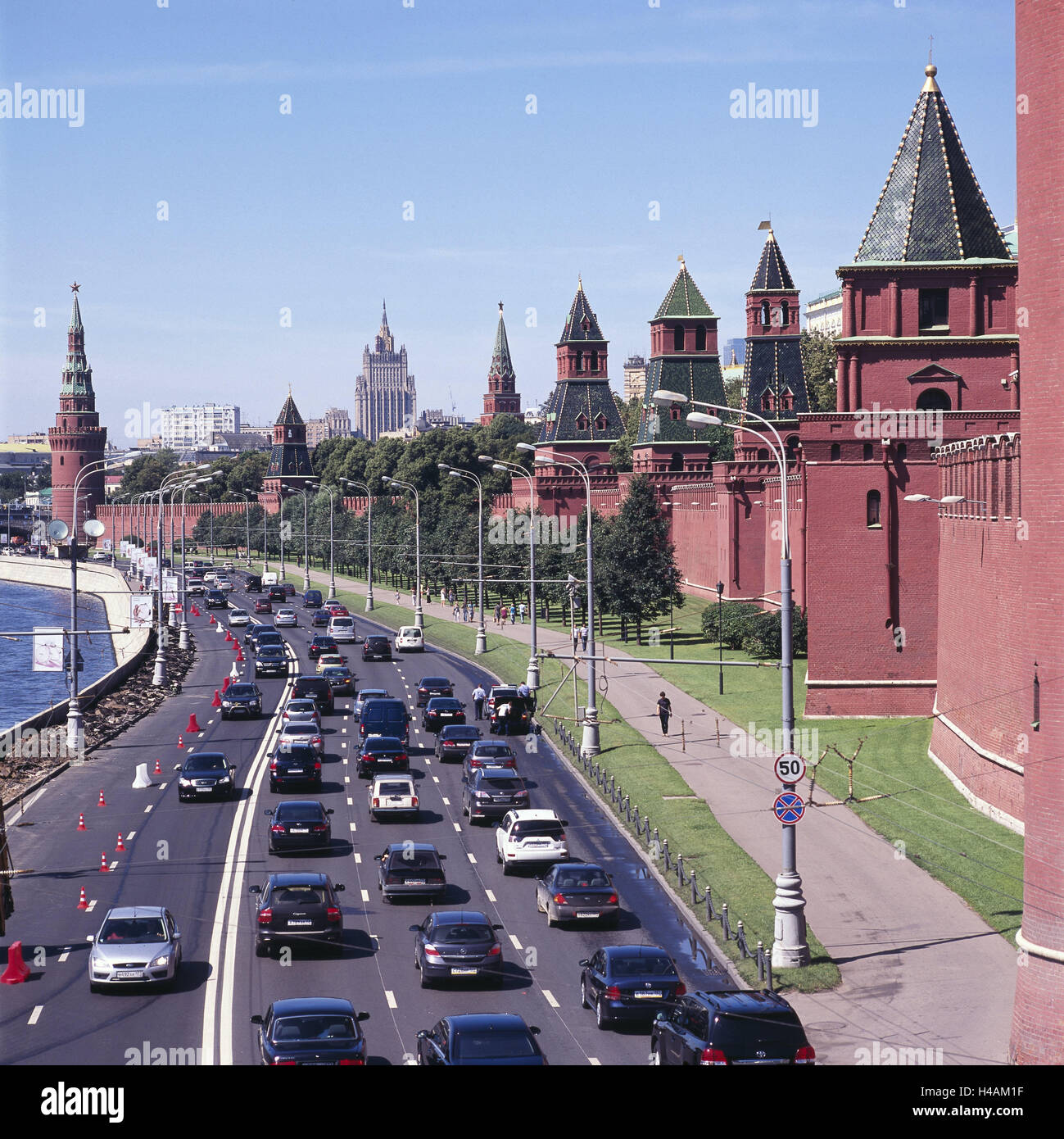 Two lane traffic hi-res stock photography and images - Alamy
