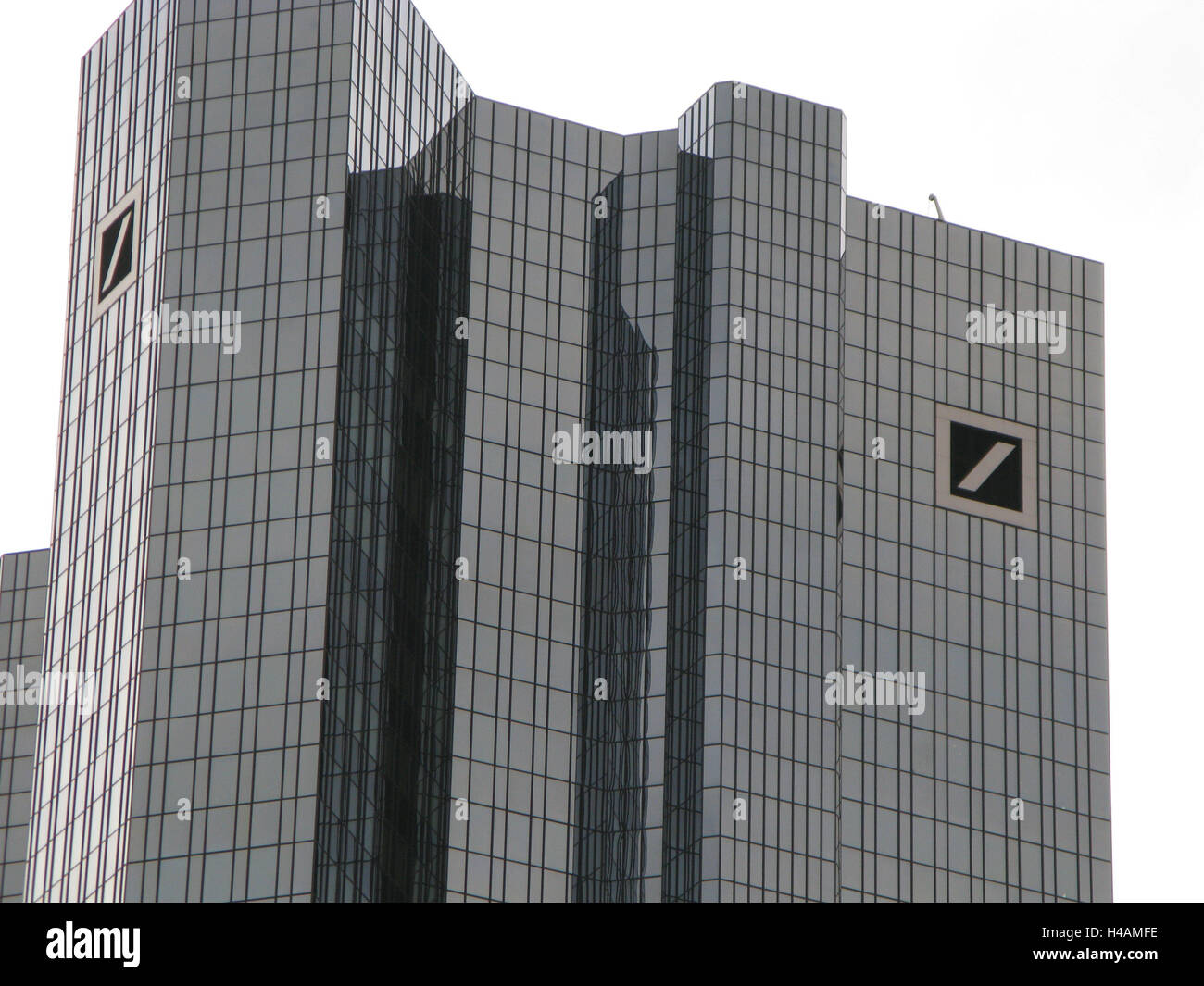 Bank icon hi-res stock photography and images - Alamy