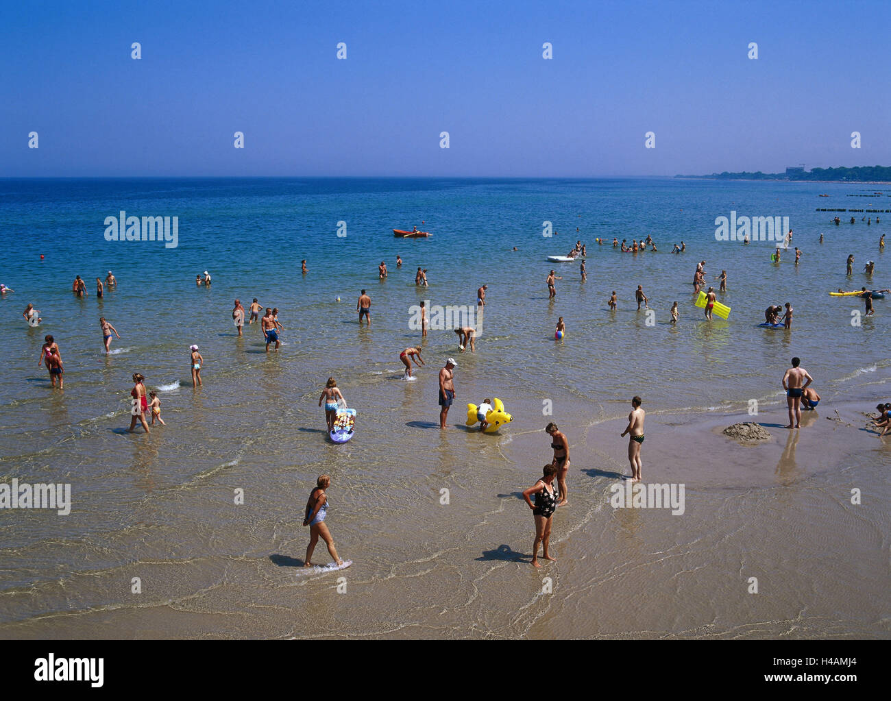 Poland, mountain Kol, beach scene, the Baltic Sea, bathers, to west ...