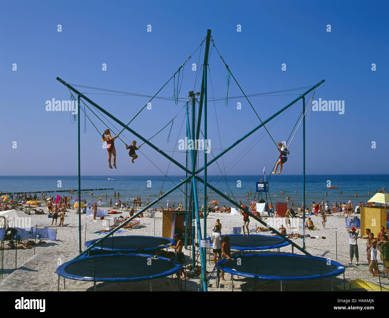 Jumping poles hi-res stock photography and images - Alamy