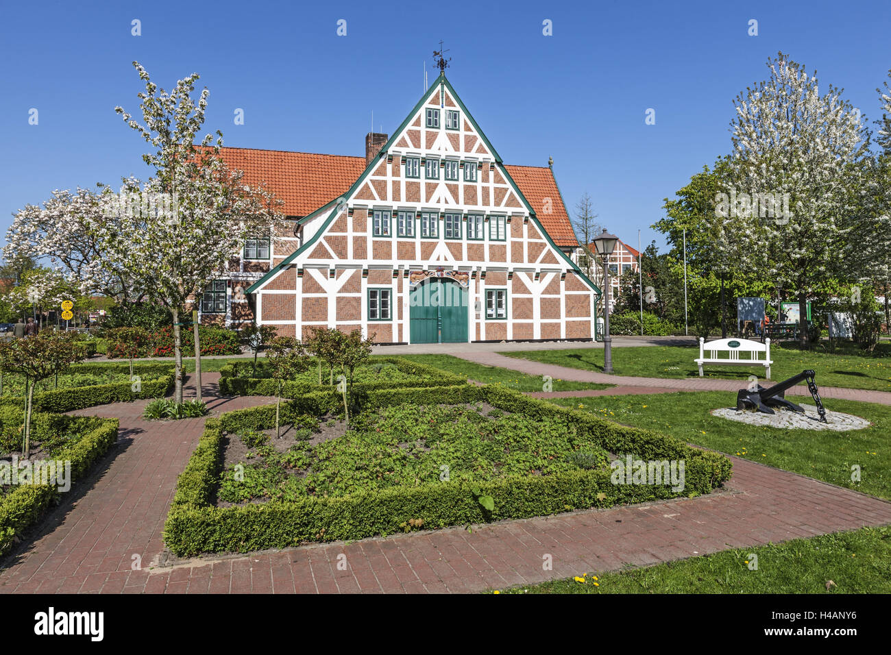 Altes rathaus fachwerkhaus hi-res stock photography and images - Alamy