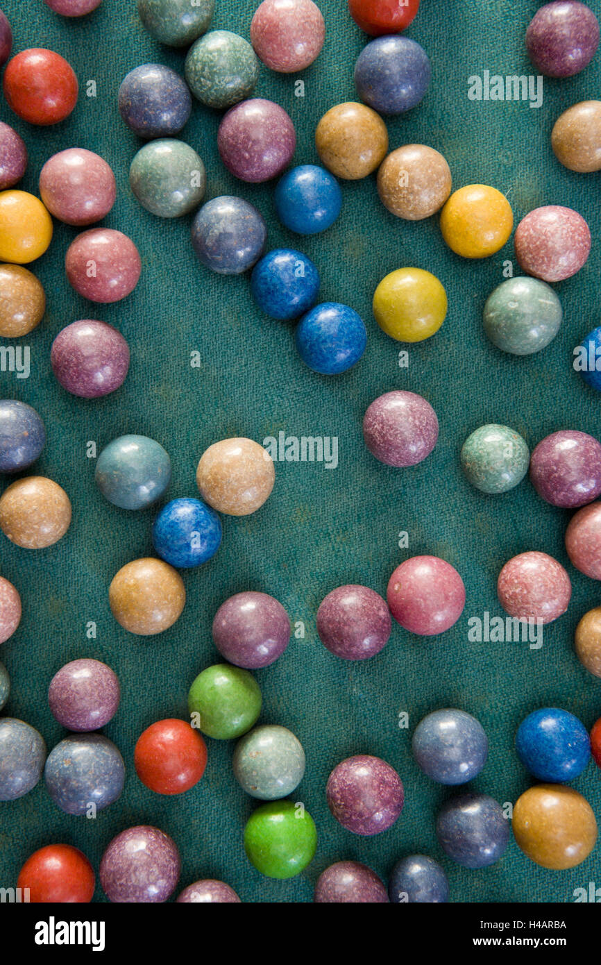 How many marbles hi-res stock photography and images - Alamy