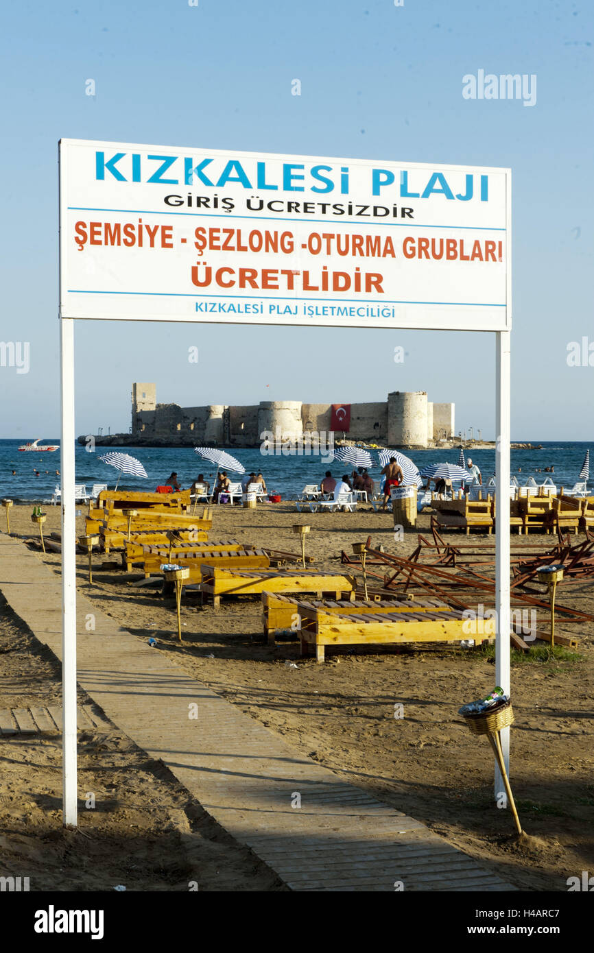 Turkey, province Icel (Mersin), Silifke, Kizkalesi, town beach and the ...