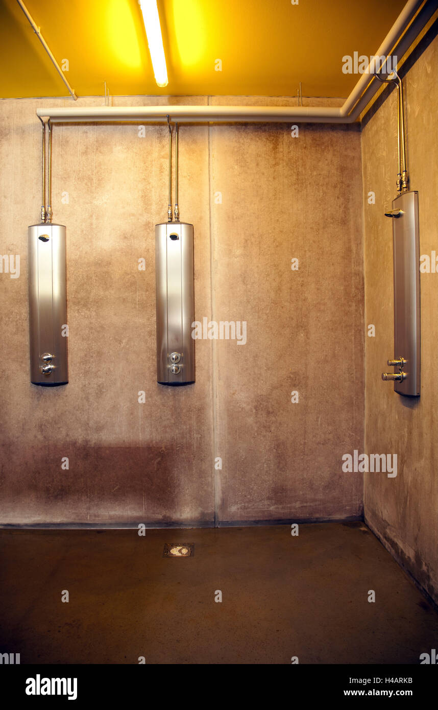 Shower, swimming pool, shower cubicle, dreariness Stock Photo - Alamy