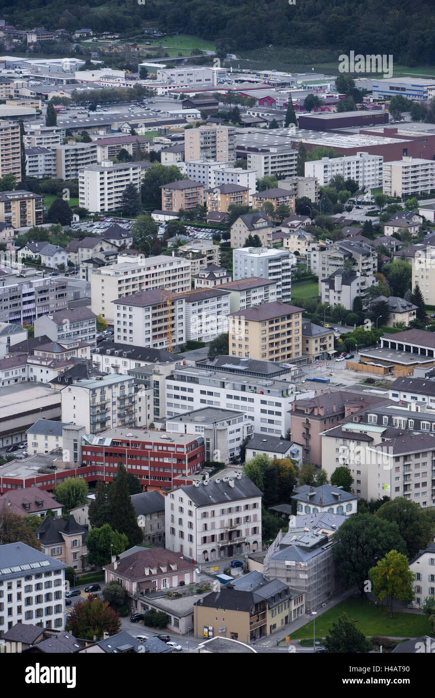 Residential blocks hi-res stock photography and images - Alamy