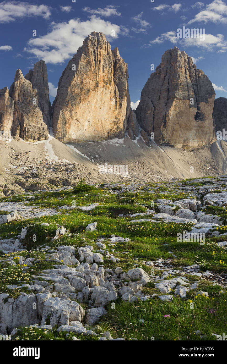 Three merlons hi-res stock photography and images - Alamy