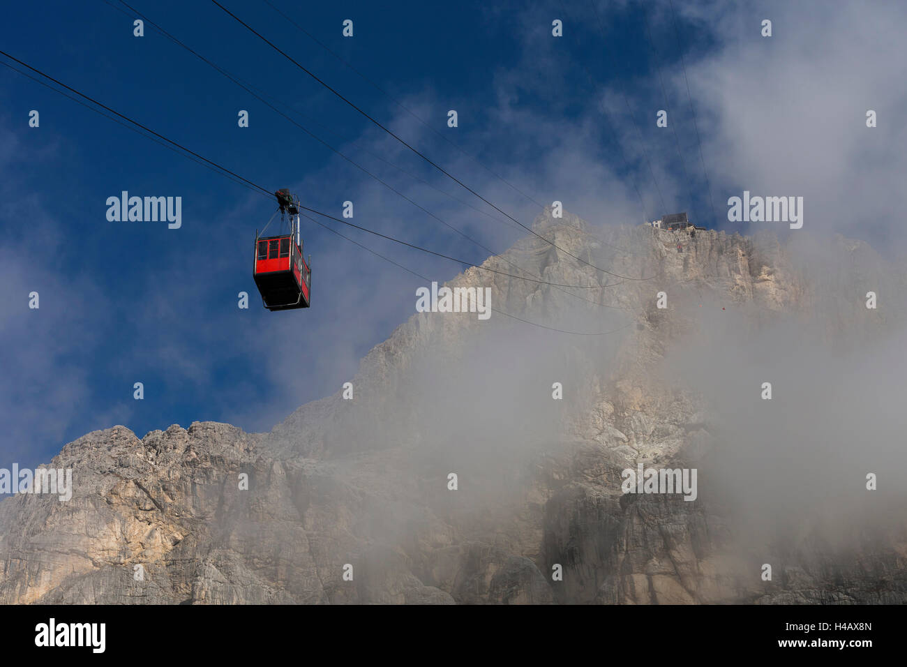 Europe, Italy, the Dolomites, South Tyrol, Passo di Falzarego, cable ...
