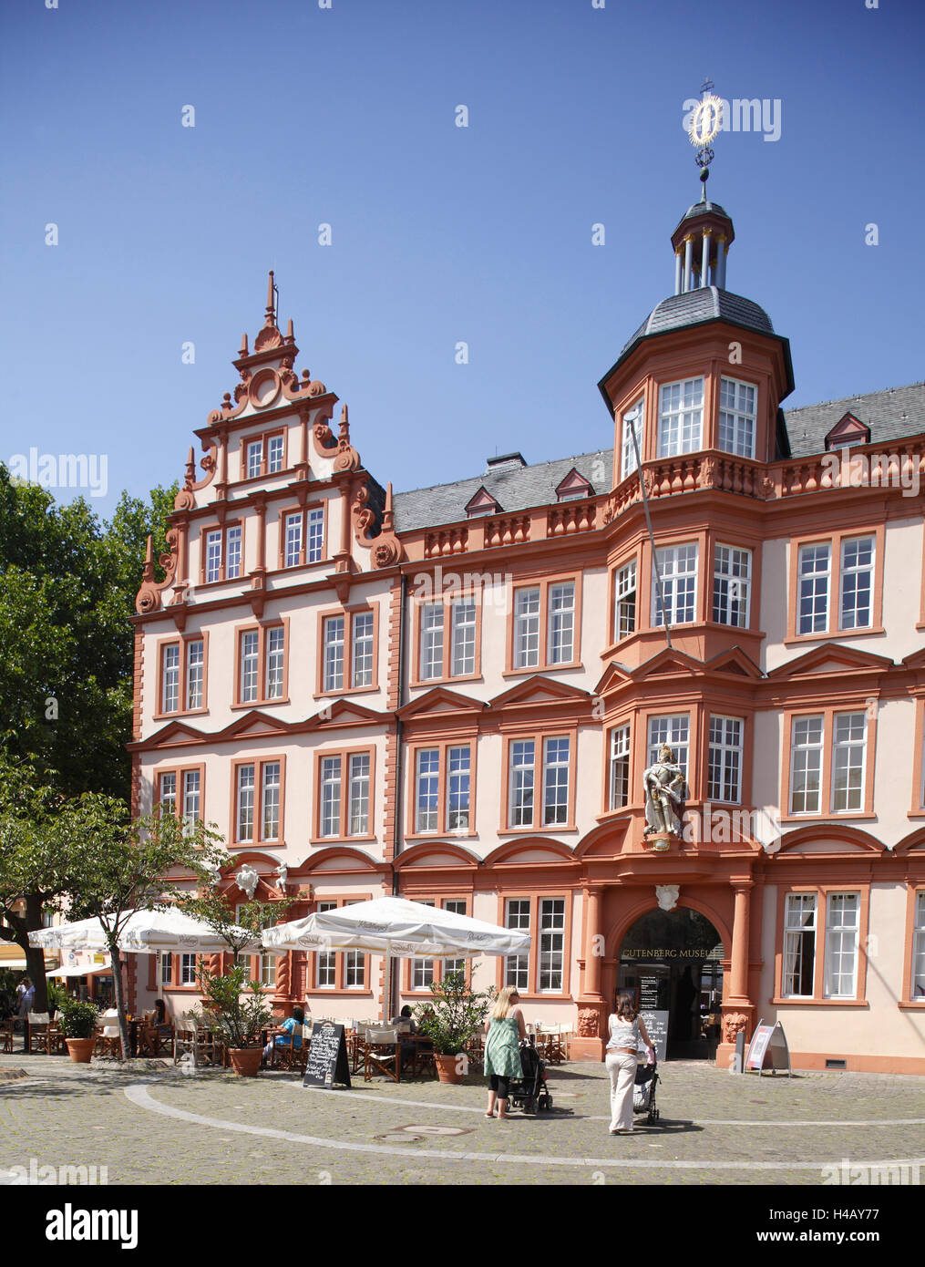Germany, Rhineland-Palatinate, Mainz, The Gutenberg museum in the house ...