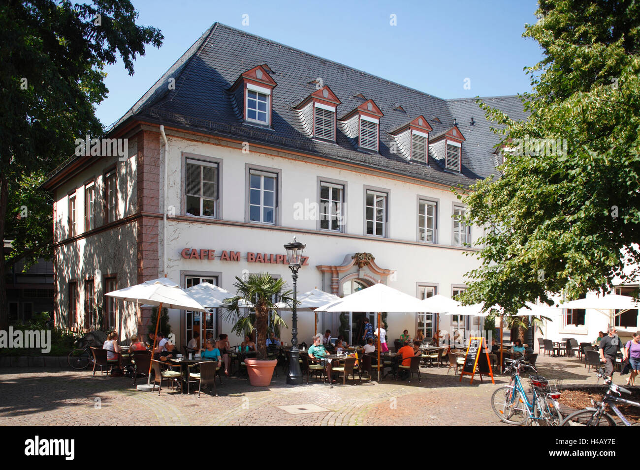 Germany, Rhineland-Palatinate, Mainz, Ballplatz, historical house ...