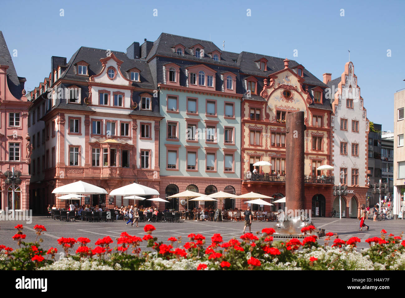 Germany, Rhineland-Palatinate, Mainz, historical house facades on the ...