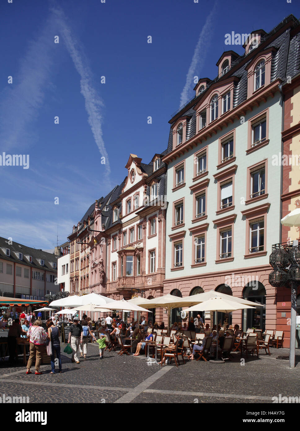 Germany, Rhineland-Palatinate, Mainz, historical house facades on the ...