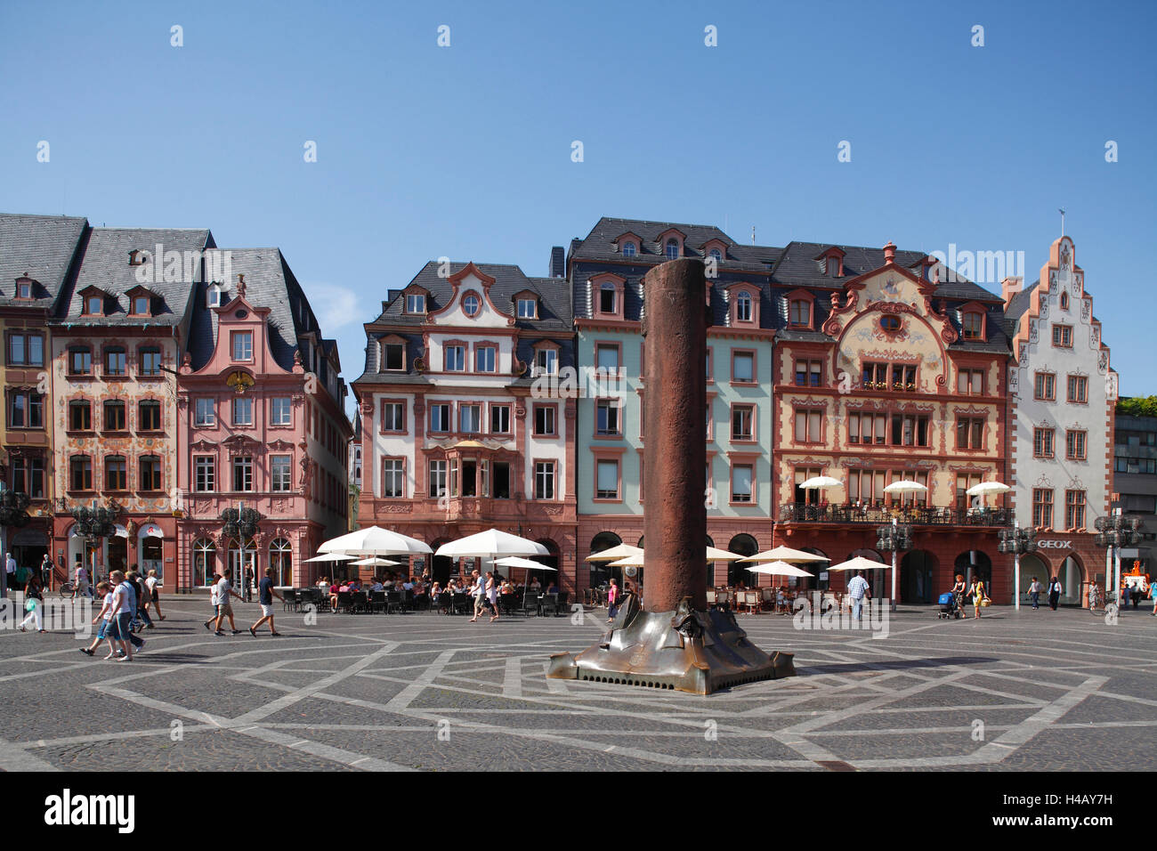 Germany, Rhineland-Palatinate, Mainz, historical house facades on the ...