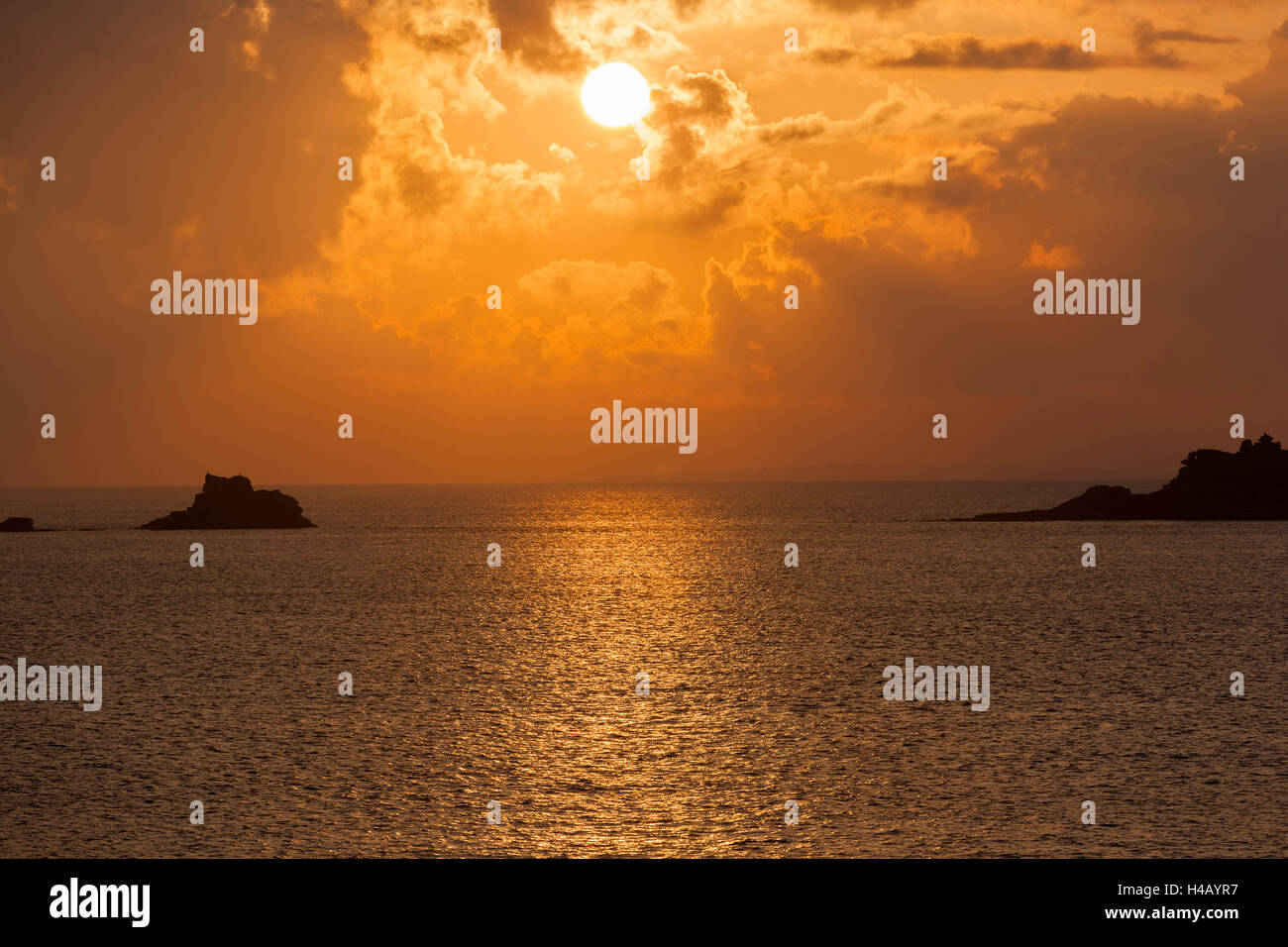 Breton coast at sunset hi-res stock photography and images - Alamy