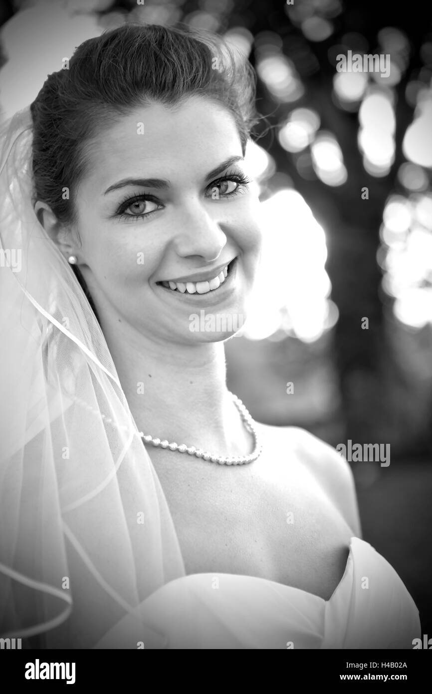 Bride view Black and White Stock Photos & Images - Alamy