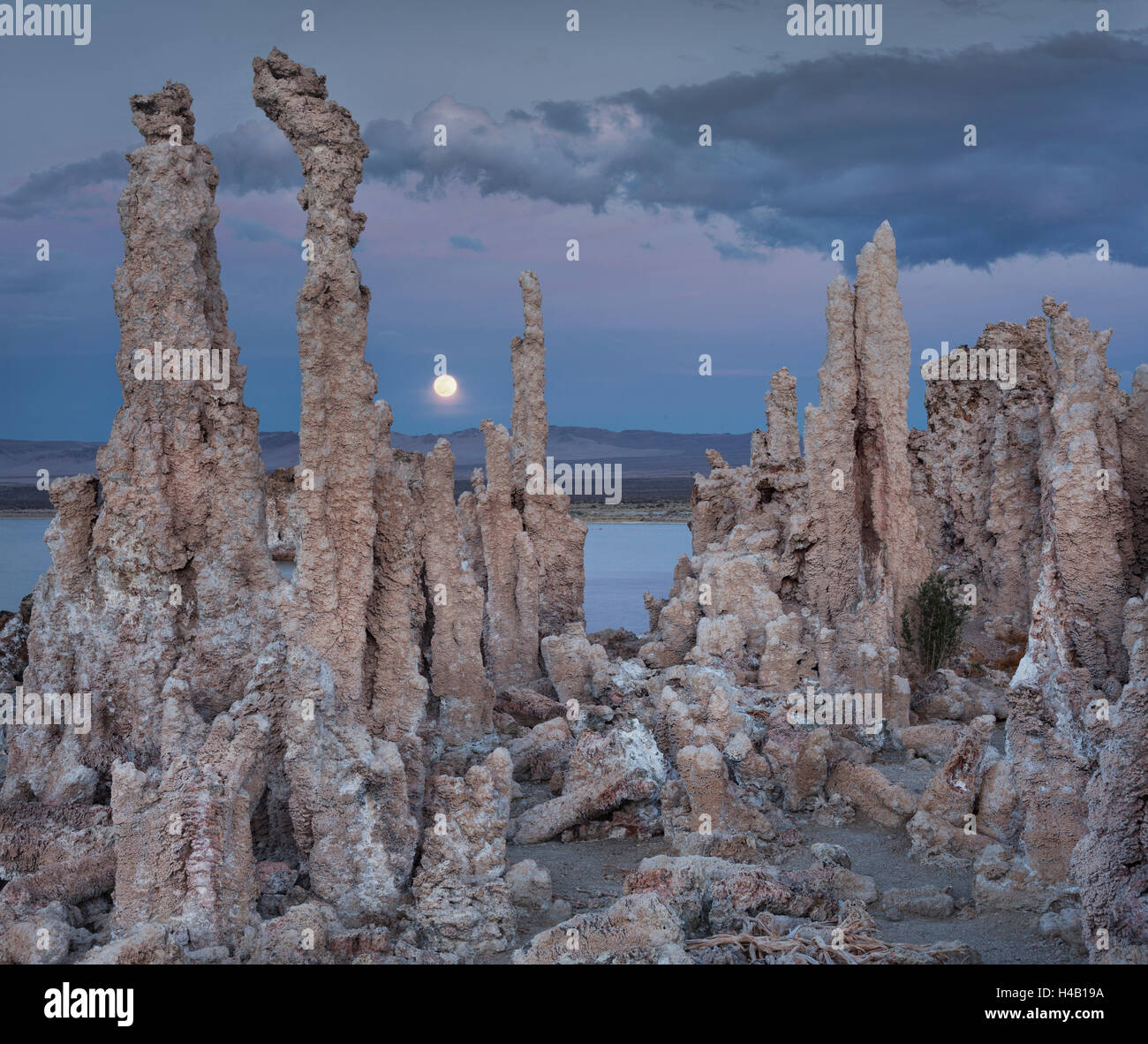 Tuff, moon, Mono Lake, California, USA Stock Photo - Alamy