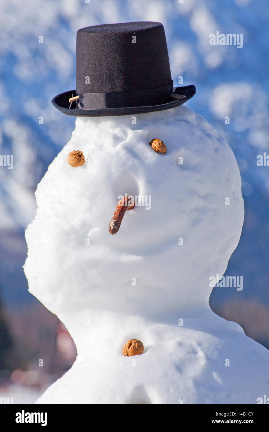 Snowman with hat hi-res stock photography and images - Alamy